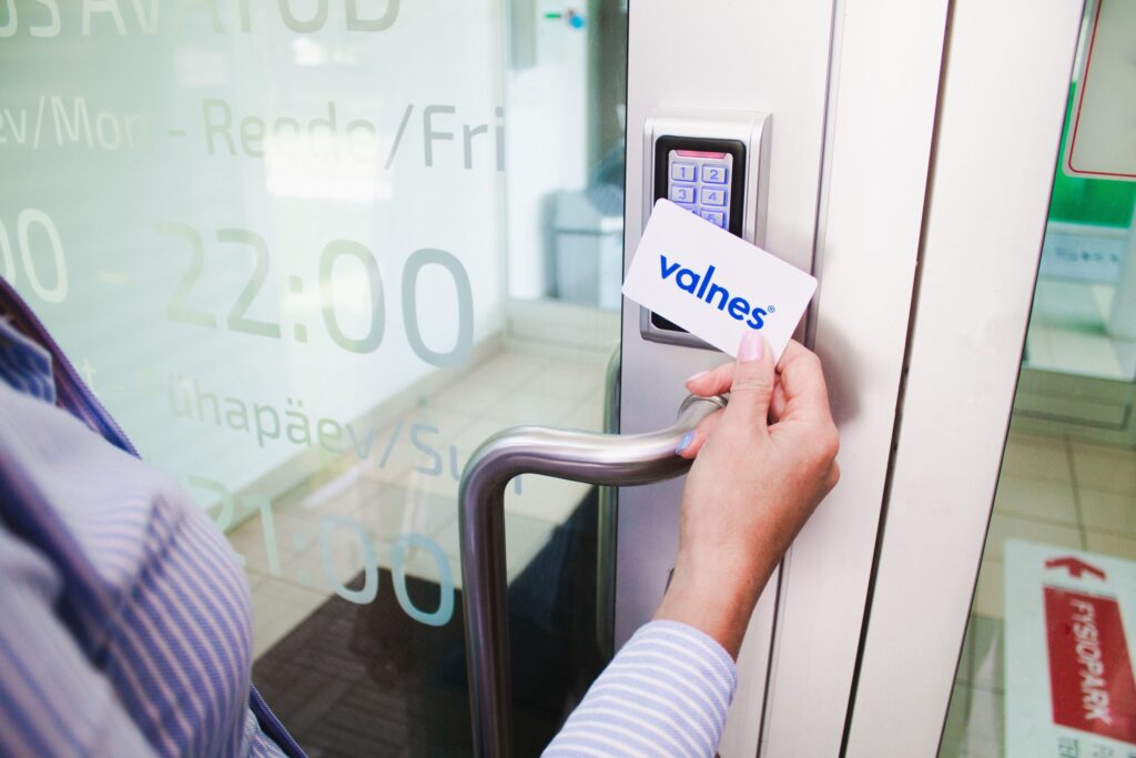 Valnes: Next-Generation Smart Door Lock - Krakul